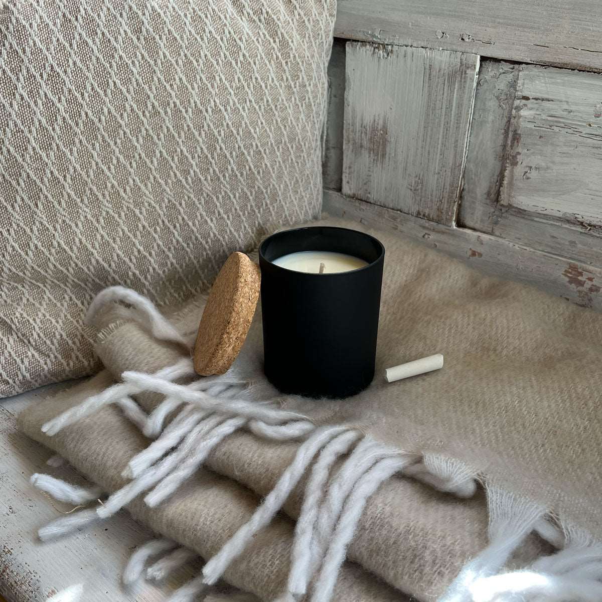 Recipient premium sticlă negru mat - 300ml, pentru lumânări partumate ...